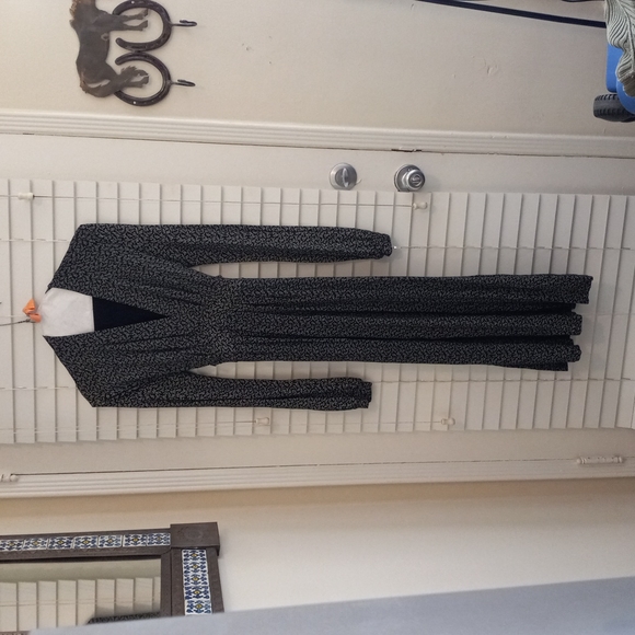 Vertigo Paris | Dresses | Vertigo Paris Maxi Dress Blackgreen Size ...